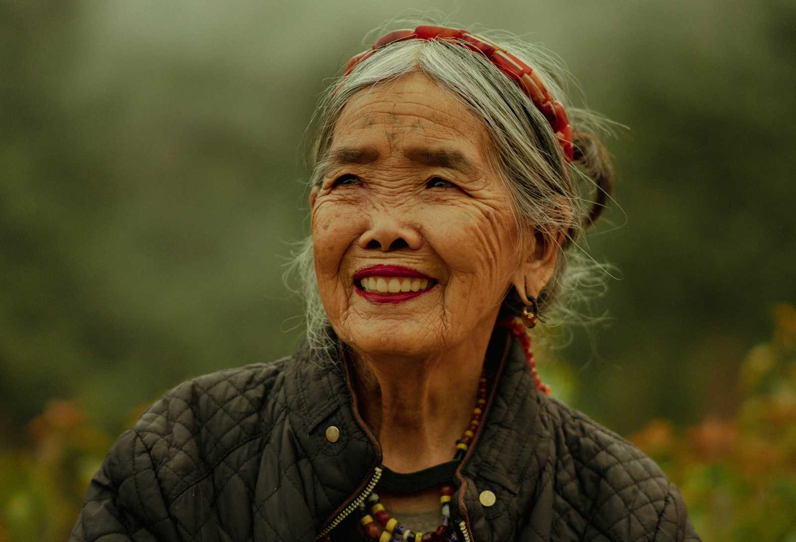 A 106 éves Apo Whang-Od lett a Vogue magazin legidősebb címlaparca