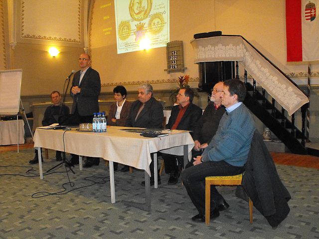 A farkába harapó kígyó a világ - előadás az uroboroszról